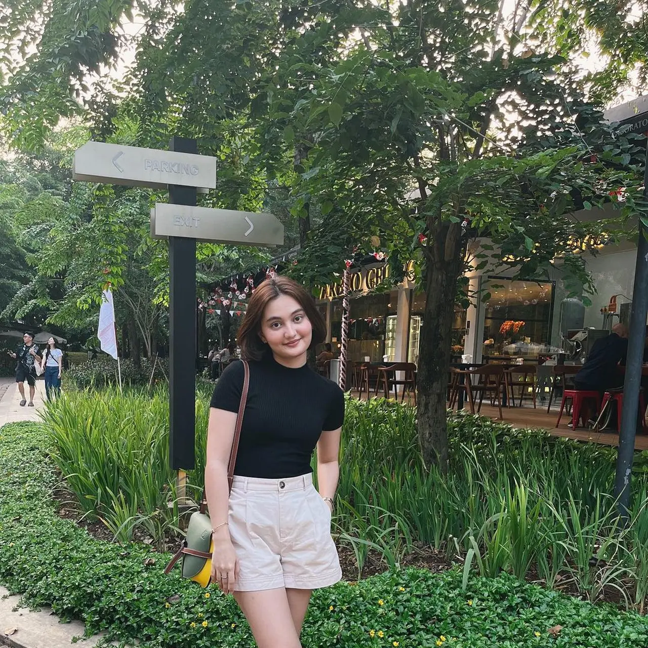 6 Potret Terbaru Laura Jackson, Dikabarkan Sudah Putus dari Sean Ivan Adik Irish Bella - Hot ...