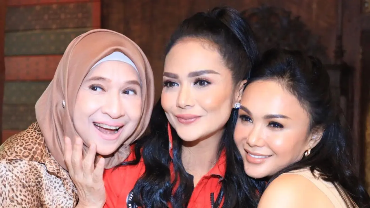 6 Potret Geng Hey Ladies Rayakan Ulang Tahun Melly Goeslaw, Ada Silvana ...