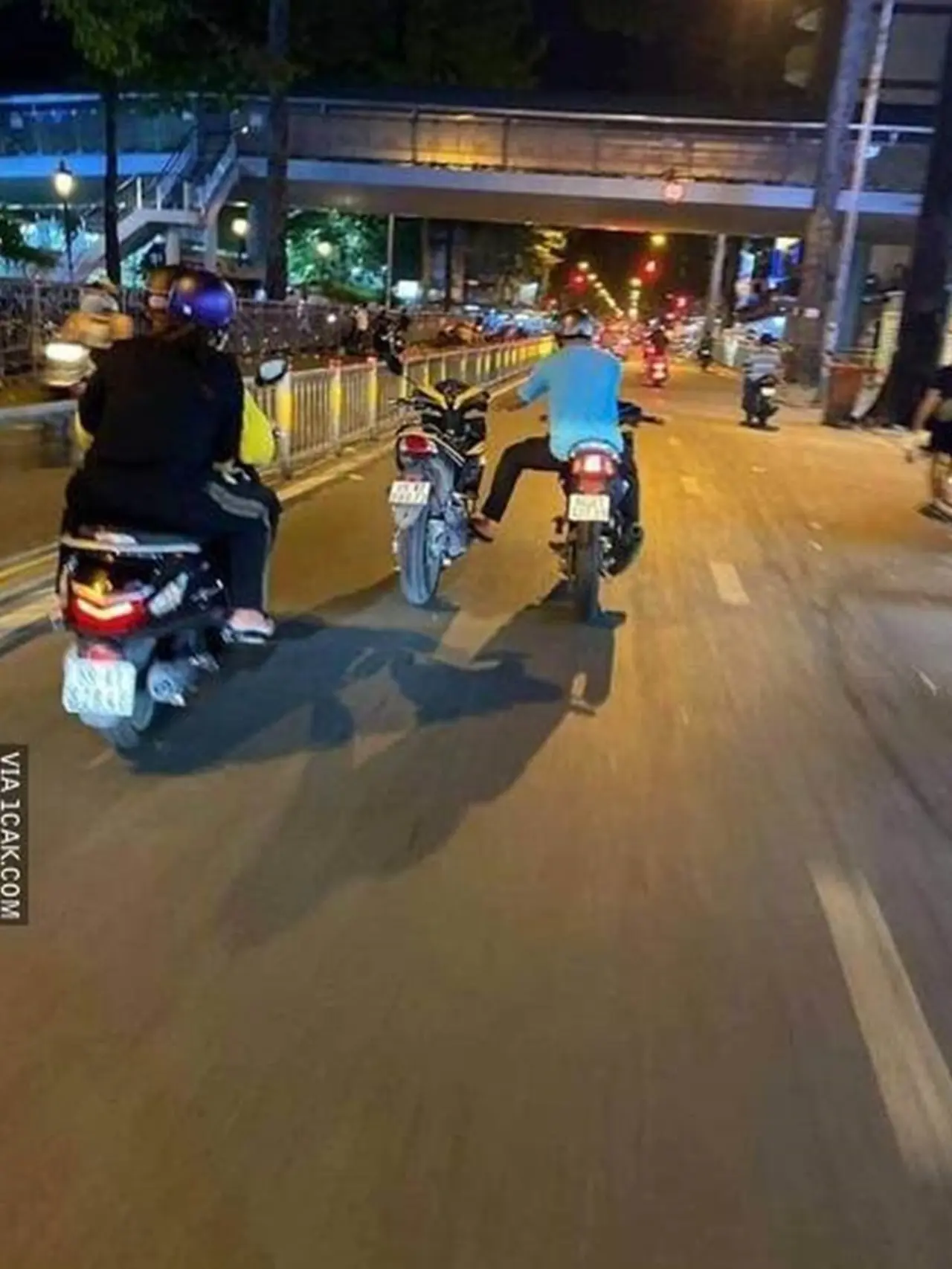 6 Aksi Orang Dorong Kendaraan di Jalan Raya Ini Bikin Geleng Kepala ...
