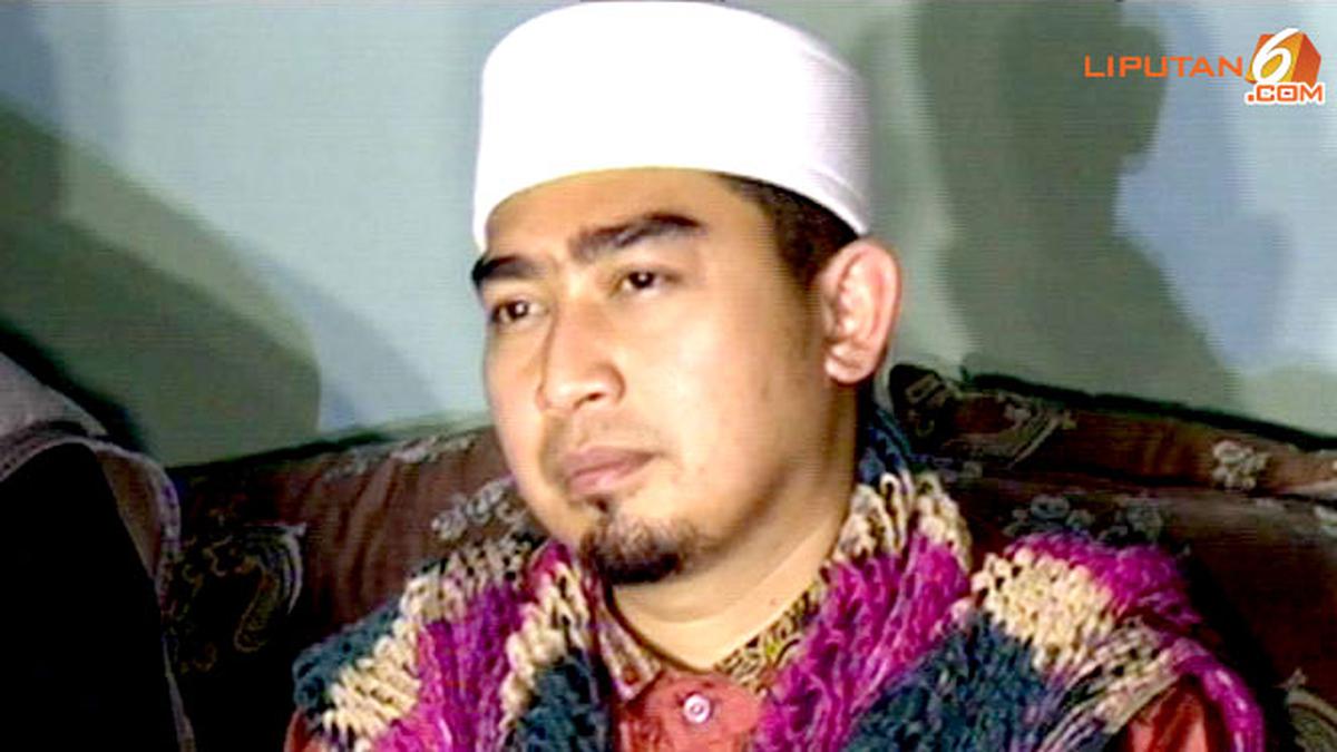 4 Kelakuan Kontroversial Ustad Solmed