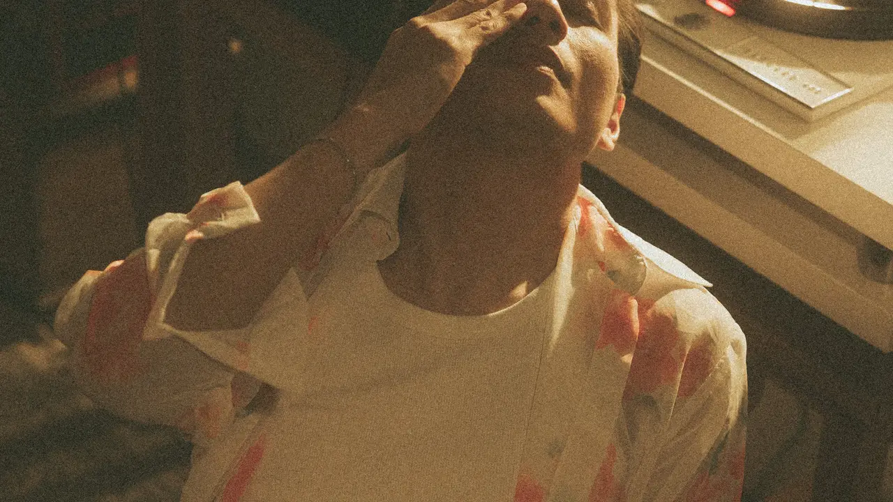 Sisi Lain Rendy Pandugo Dalam Lagu Berbahasa Indonesia Senandung Lara ...