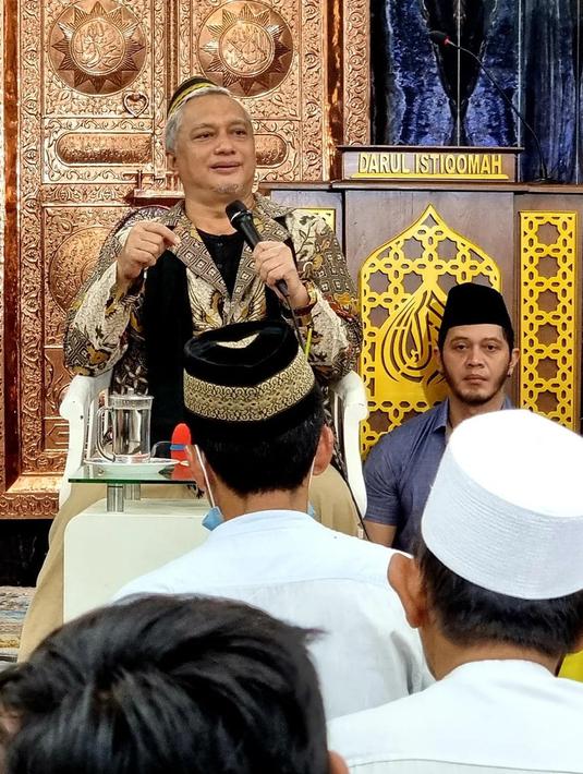 10 Tahun Poligami Akur dan Harmonis, Potret Rumah Tangga Dik Doank ...