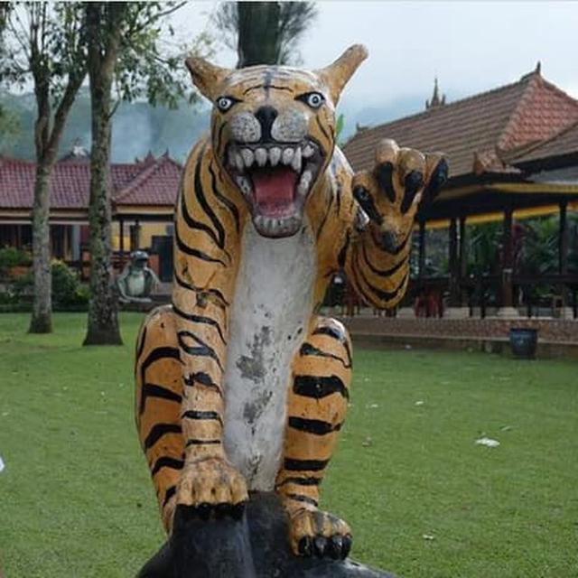 7 Potret Patung Harimau Gagal tapi Kocak, Cuma Ada di Indonesia ...