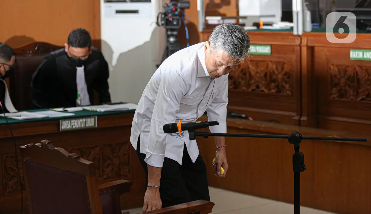 Hendra Kurniawan Umbar Senyum di Sidang Perintangan Proses Hukum ...