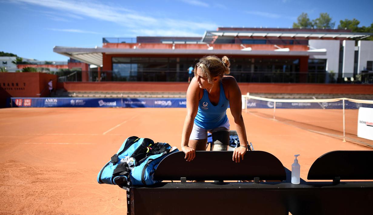 FOTO FEATURES: Perjuangan Pauline Deroulede di French Riviera Open ...