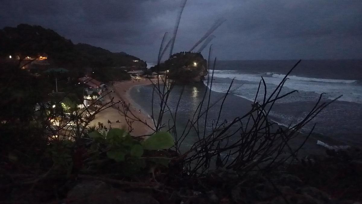 Kisah Mistis Hantu Laut Selatan Nyi Roro Kidul, Sosok Legendaris dalam ...