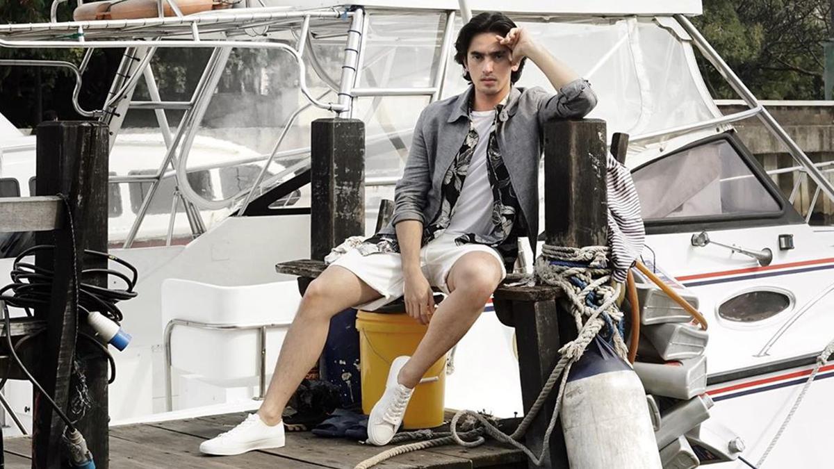 FOTO: Gaya OOTD Omar Daniel yang Simpel Tapi Tetap Keren - Foto ...