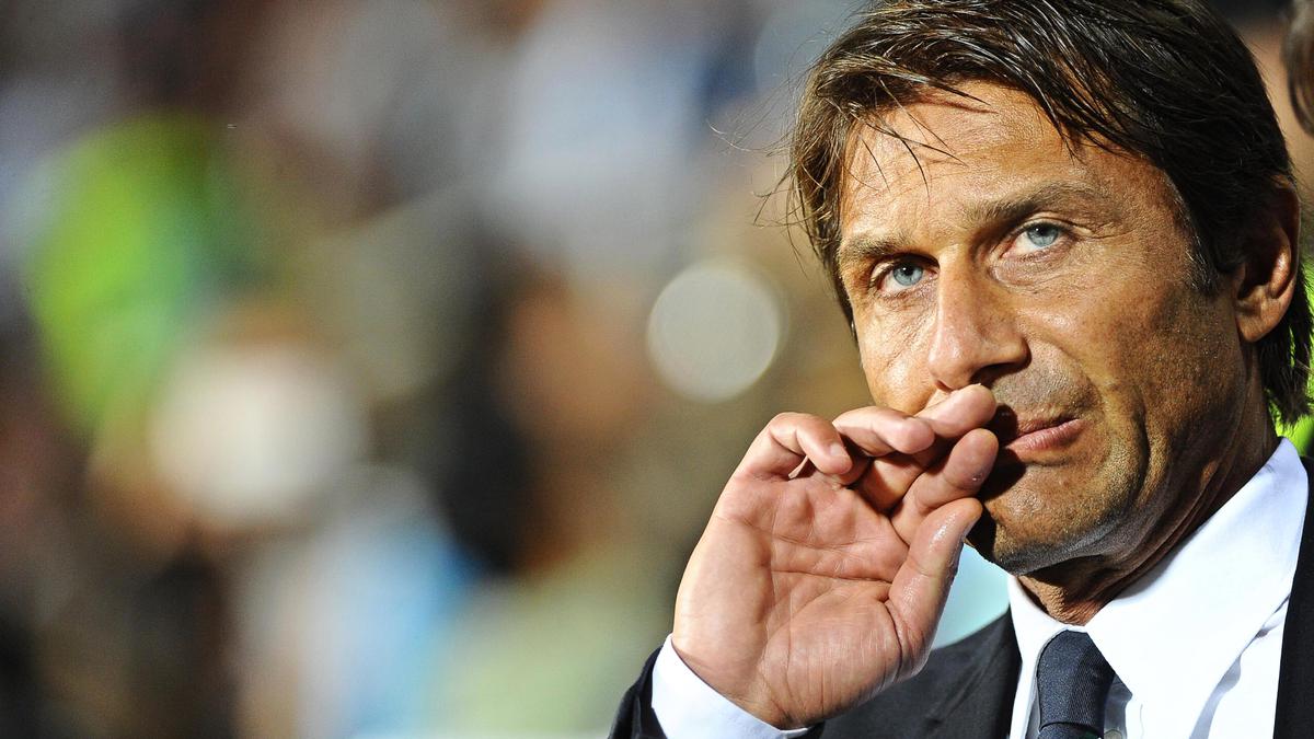 Antonio Conte Siap Duduk di Kursi Manajer Chelsea - Inggris Bola.com