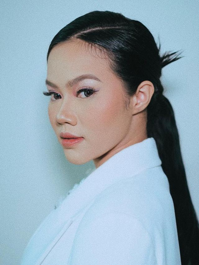 Lirik Lagu Mulai Langkahmu, Single Baru Yura Yunita untuk Bakar ...