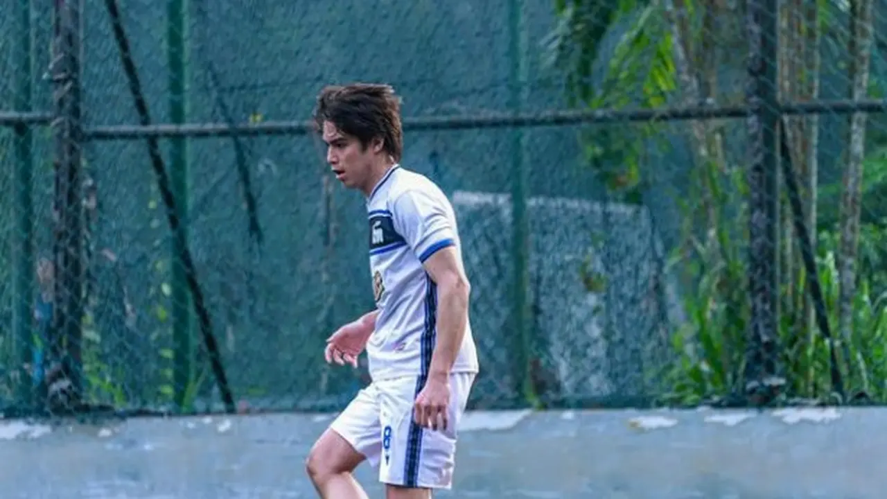 El Rumi Ultah ke-24, Berikut Potret Transformasinya dari Masa Kecil ...