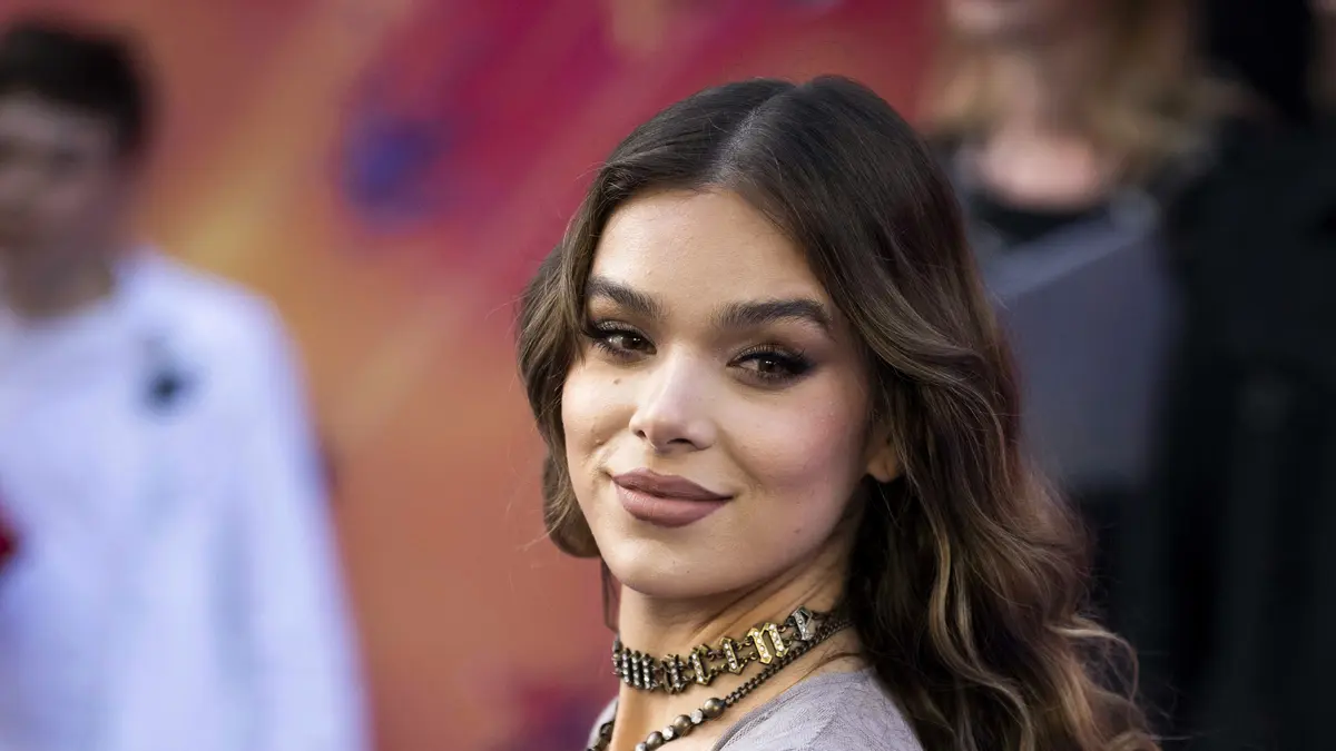 Berita Hailee Steinfeld movies Hari Ini - Kabar Terbaru Terkini | Liputan6.com