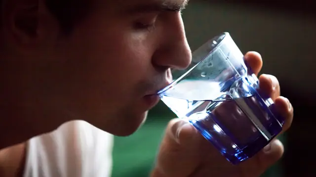 Rasulullah SAW Anjurkan Sahur walau Hanya Seteguk Air - Health Liputan6.com