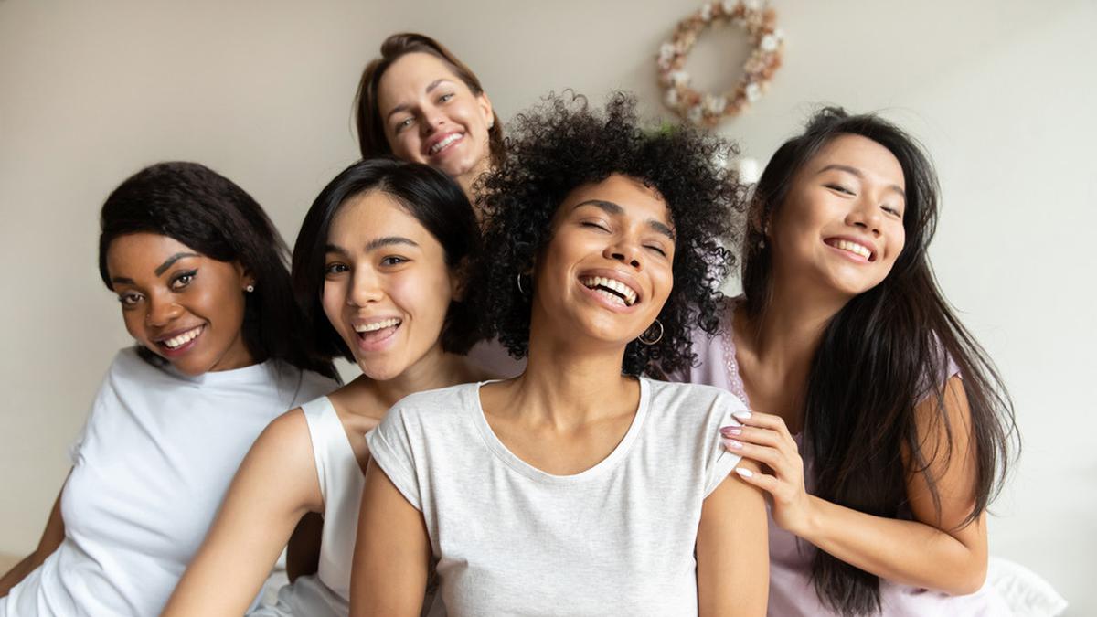 5 Red Flag dalam Pertemanan Toxic yang Harus Kamu Ketahui - Relationship Fimela.com