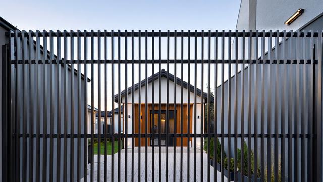 8 Inspirasi Pagar Rumah Kecil Anti Sumpek dan Anti Maling, Desain Aman ...