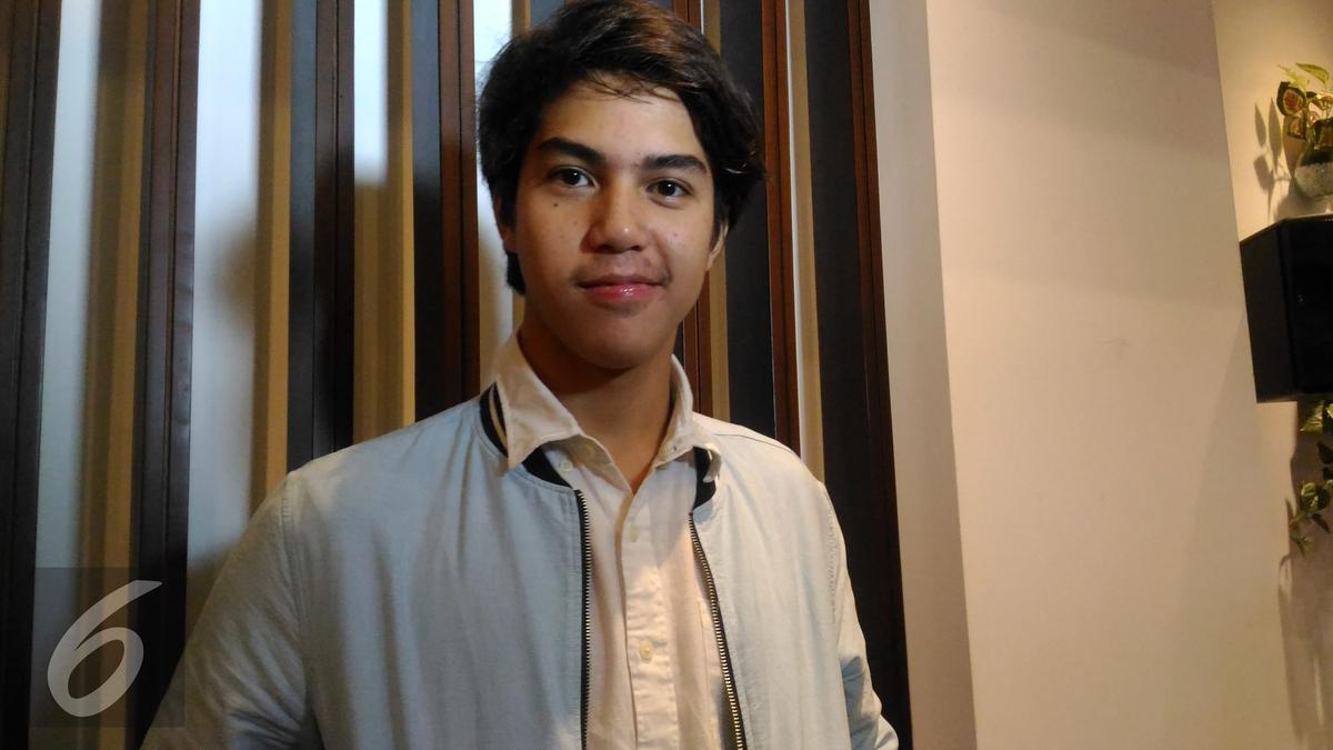 Sudah Lulus SMA, Kapan El Rumi Berangkat ke London untuk Kuliah ...