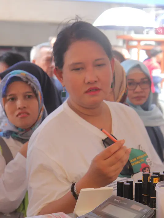 FOTO: BPOM Kampanyekan Memilih Kosmetik Aman dan Bermutu - Foto ...