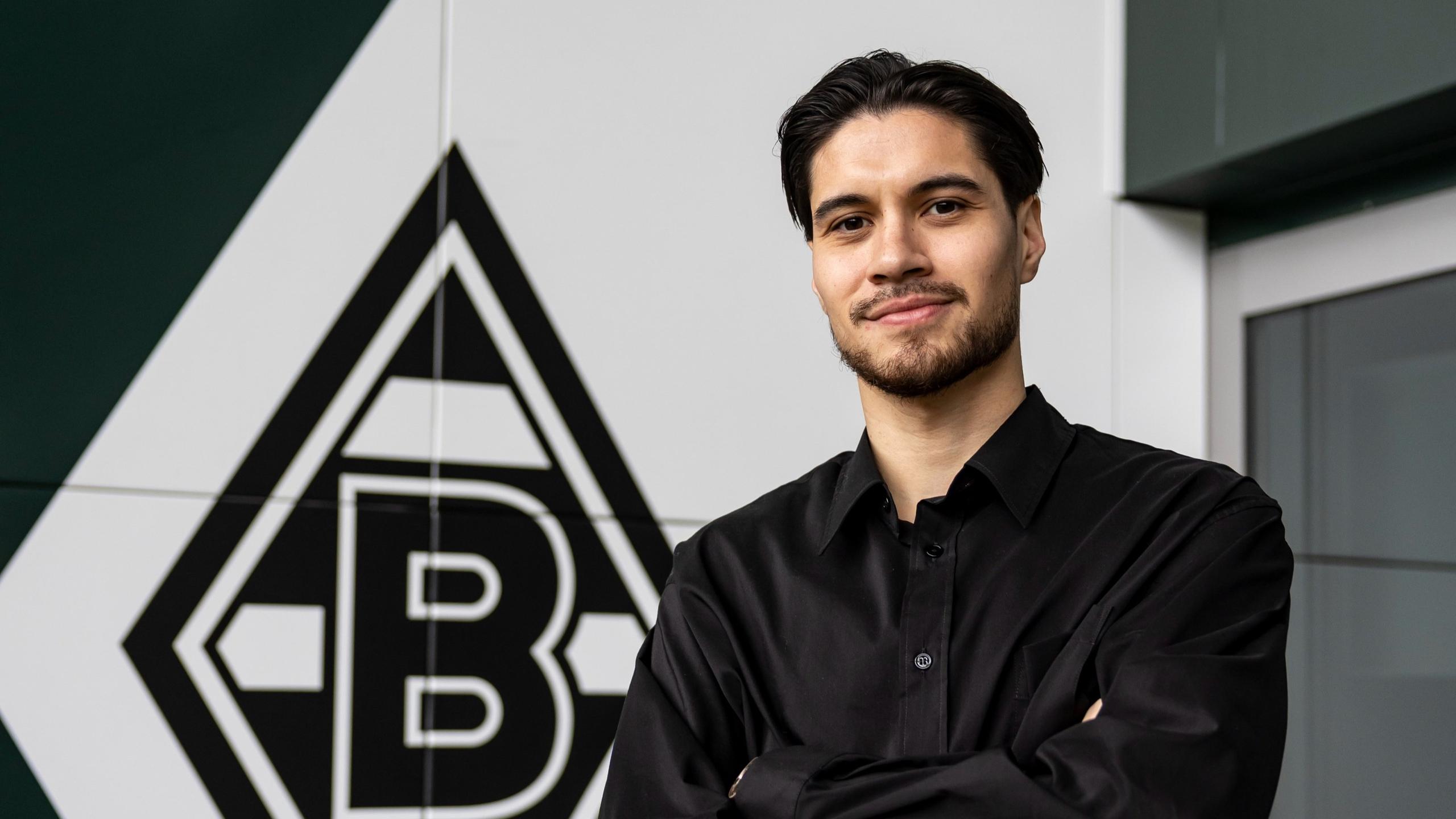 Diminati Wolfsburg, Ini Alasan Kevin Diks Pilih Gabung Borussia ...