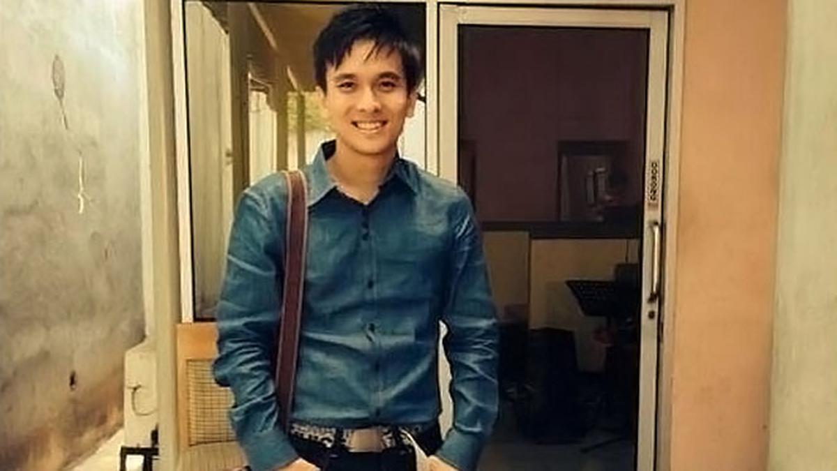 Kevin AFI Teteskan Air Mata Lihat Video Sang Bunda - ShowBiz Liputan6.com