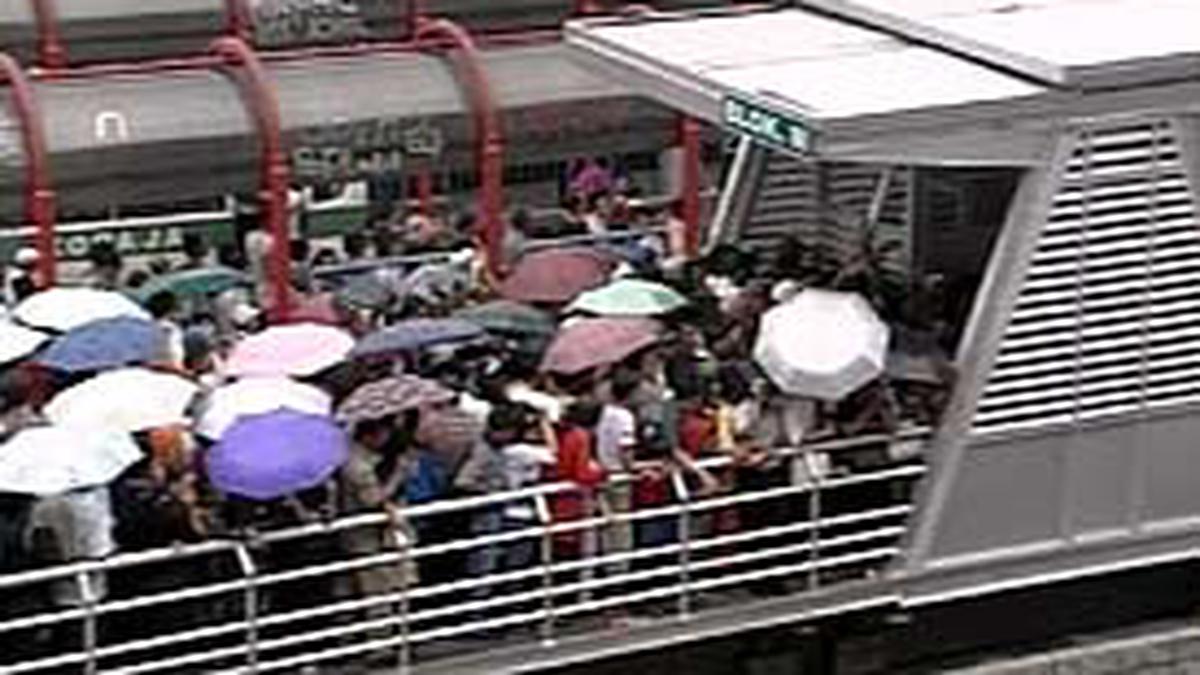 Busway Resmi Beroperasi - News Liputan6.com