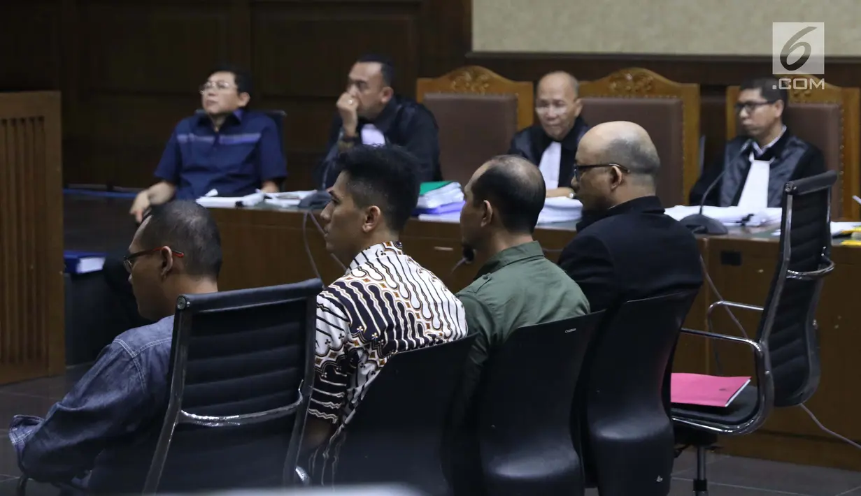 FOTO: Novel Baswedan Jadi Saksi di Sidang Lucas - Foto Liputan6.com
