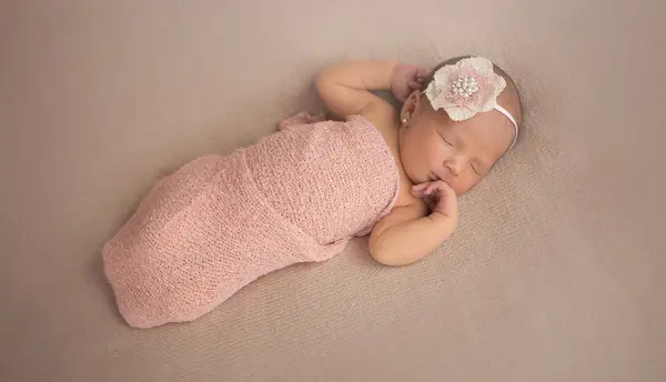 Sosok Inspiratif, Dea Valencia Pengusaha Muda Pemilik Batik Kultur ...