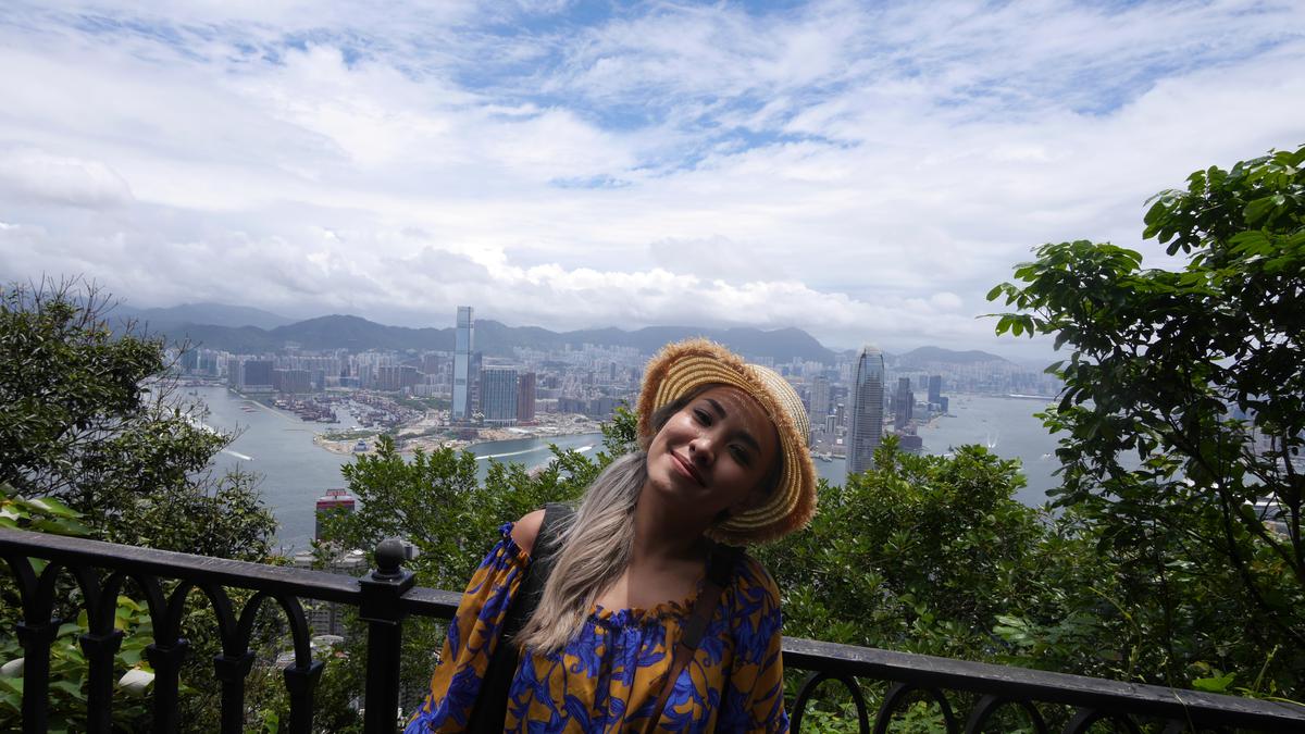 5 Tips Tetap Cantik meski Traveling Outdoor ala Marischa Prudence