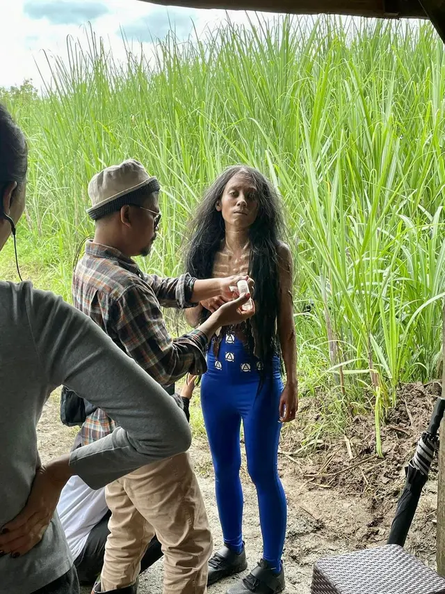 7 Potret Proses Makeup Dayinta Melira Jadi Hantu di Film Sewu Dino Ini ...