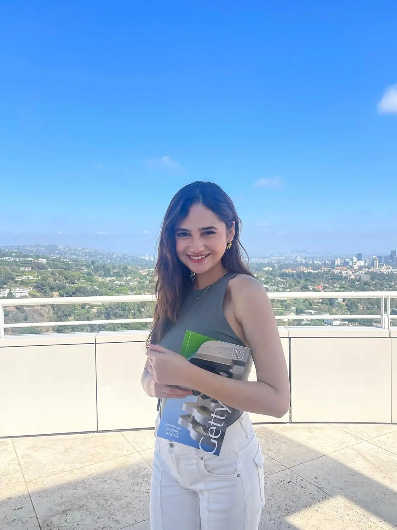 8 Inspirasi OOTD Ngedate dari Syifa Hadju, Ada Tampilan Santai Hingga ...
