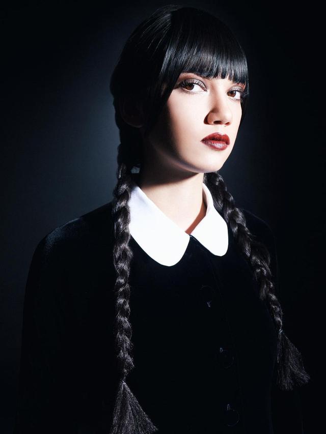 6 Gaya Haico Van Der Veken Photoshoot Ala Wednesday Addams, Penampilan ...