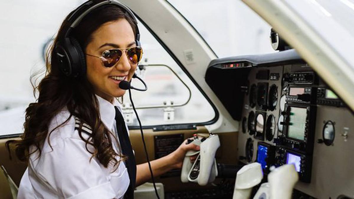 Kenalkan Sheasta Waiz, Pilot Cantik Putuskan Keliling Dunia di Usia Muda