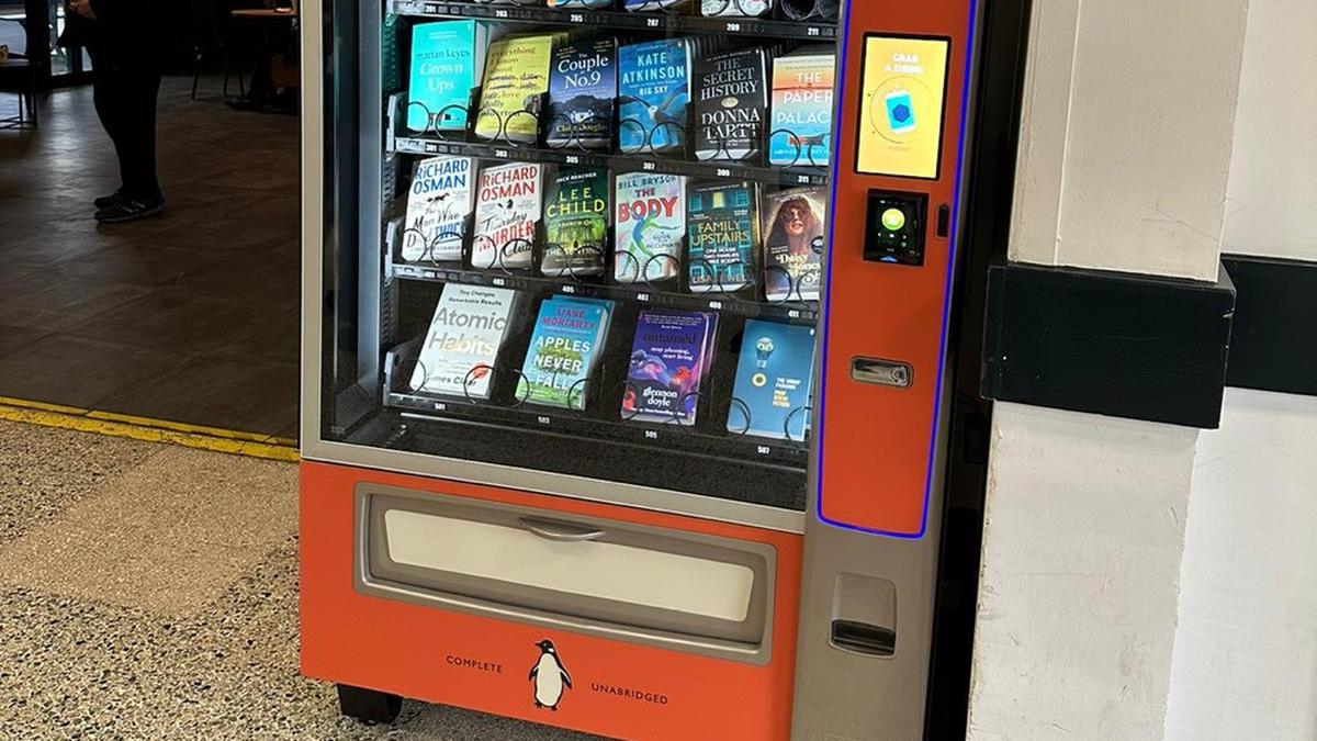 Penguin Books Luncurkan Mesin Penjual Buku Otomatis Pertama, Atraksi ...