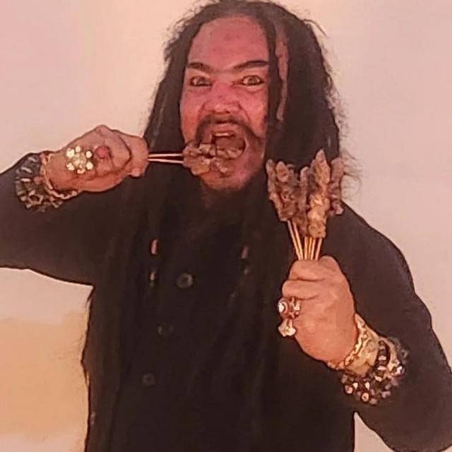 6 Potret Terbaru Pesulap Master Limbad, Kini Jualan Sate - Hot Liputan6.com