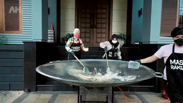 Aurel Ngidam, Ini 7 Momen Atta Halilintar Masak 1.500 Bakso Mercon ...