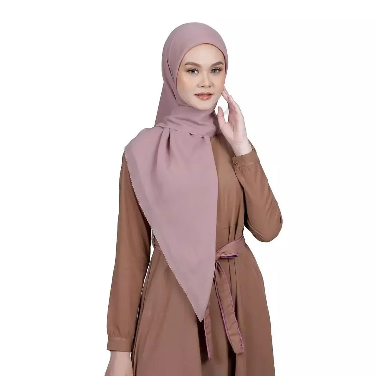 10 Rekomendasi Hijab Polycotton yang Stylish dan Nyaman Dipakai ...