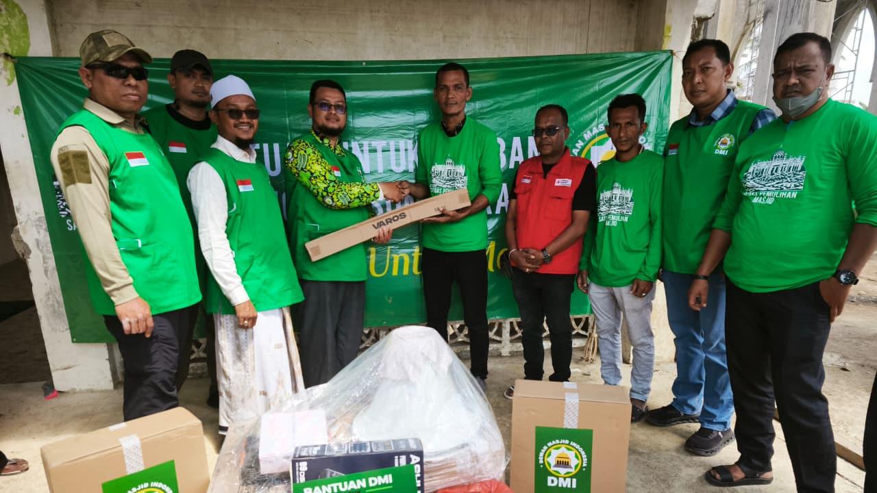Dewan Mesjid Indonesia Serahkan Bantuan Sound System ke Masjid Assa ...
