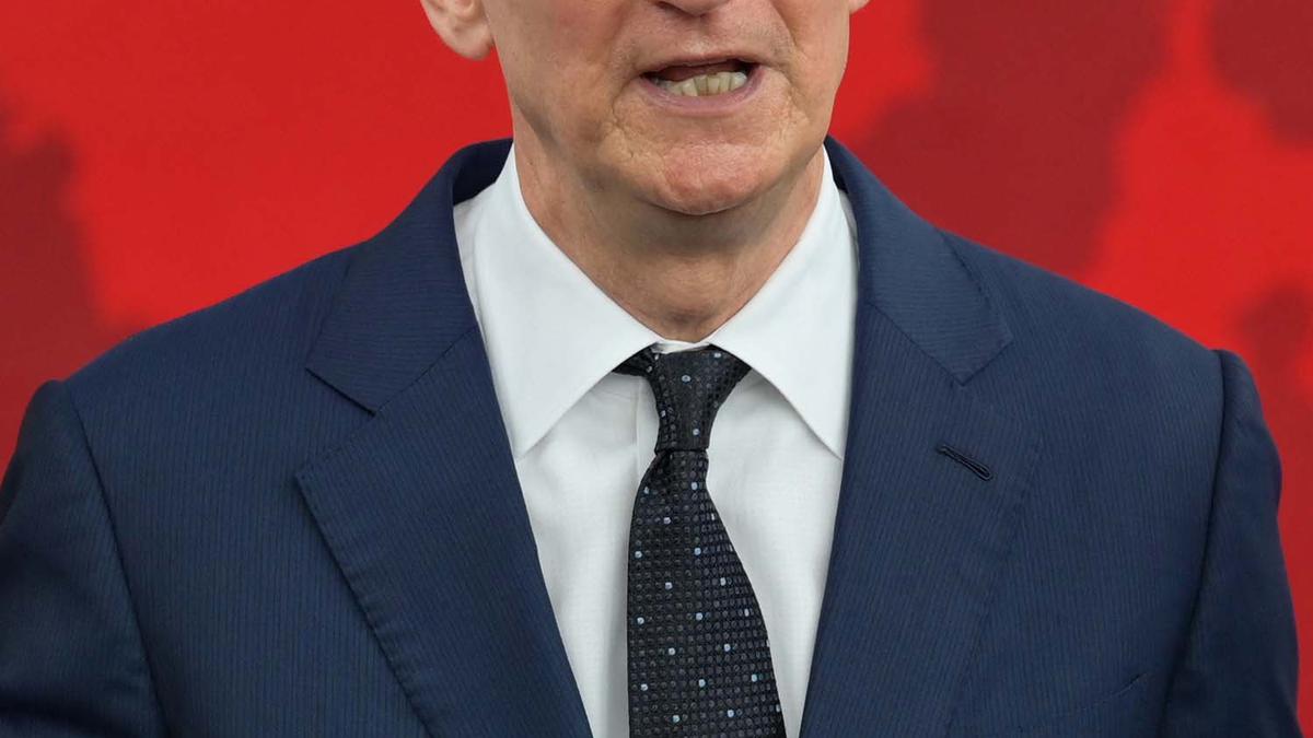 Siapakah Penerus Tim Cook? Bocoran Kandidat CEO Apple Berikutnya