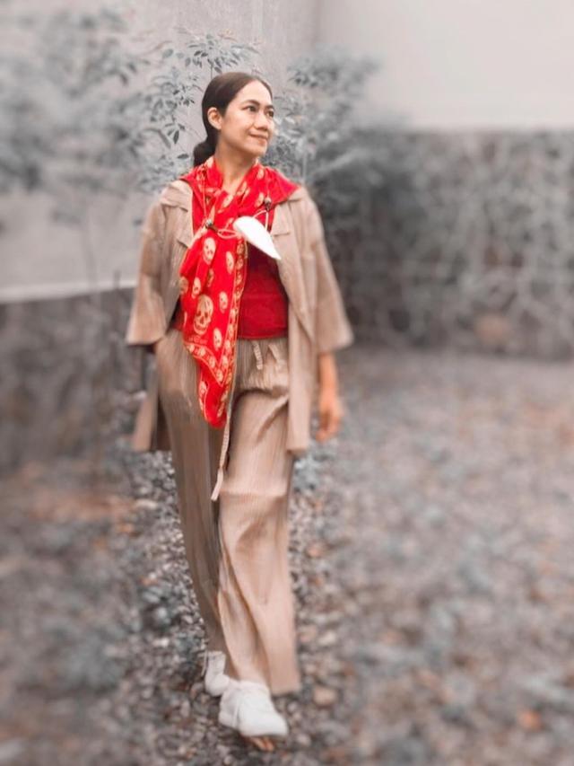 6 Potret Nia Dinata, Sutradara Keturunan Pahlawan Nasional Otto ...