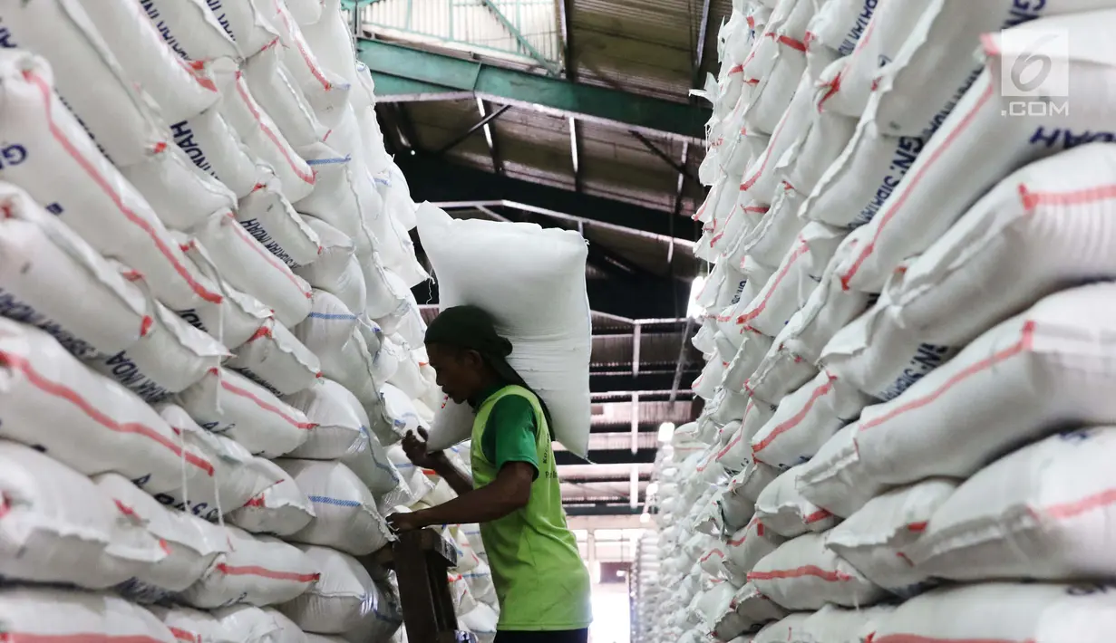 PHOTO: Harga Eceran Tertinggi Beras Mulai Berlaku di Pasar Induk ...