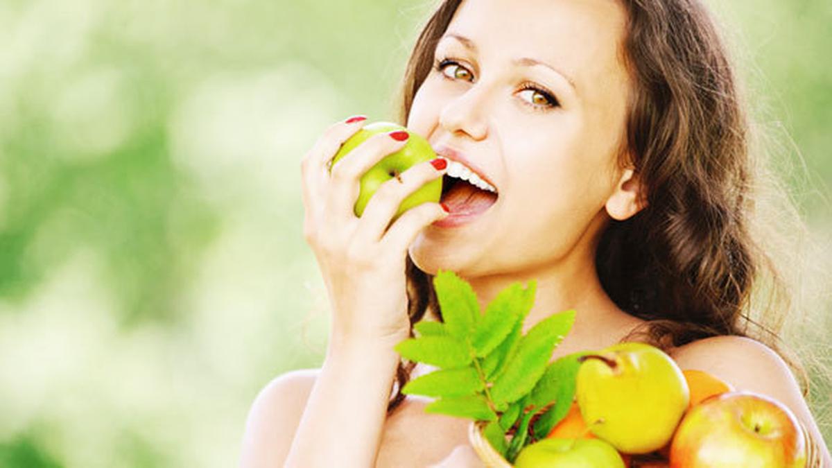 Intip 5 Manfaat Makan Buah Apel - Beauty Fimela.com