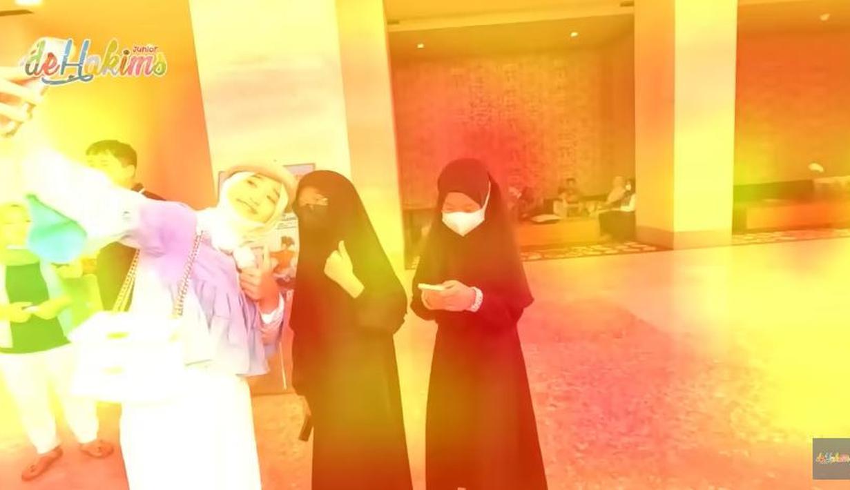 Irfan Hakim Melepas Anak Kembarnya Masuk Pesantren