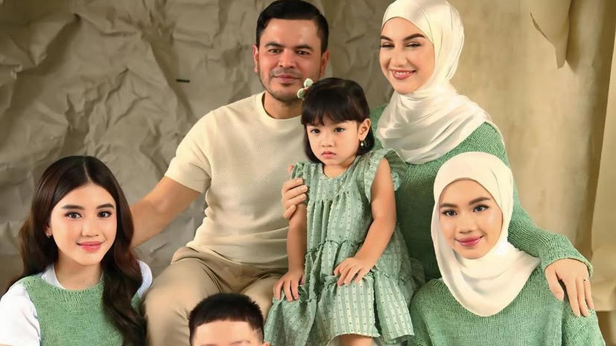 6 Gaya Dua Putri Sambung Irish Bella yang Tak Kalah Cantik dengan ...