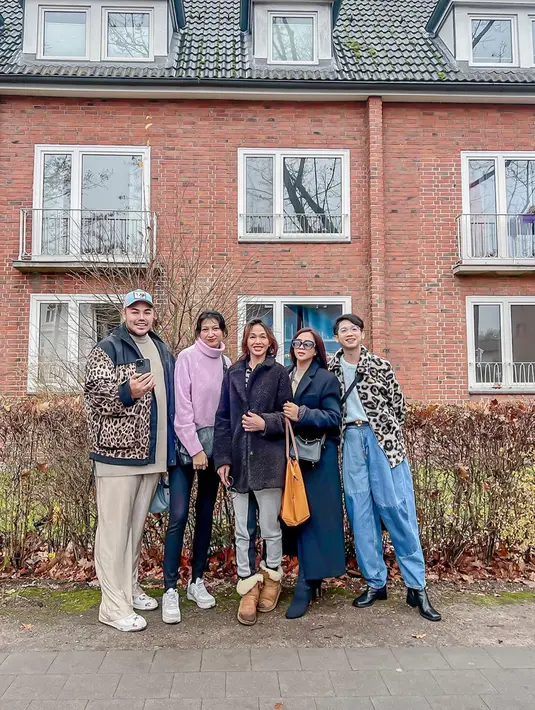 Liburan di Jerman, Ini Potret Pertemuan Ivan Gunawan dan Bunda Corla ...
