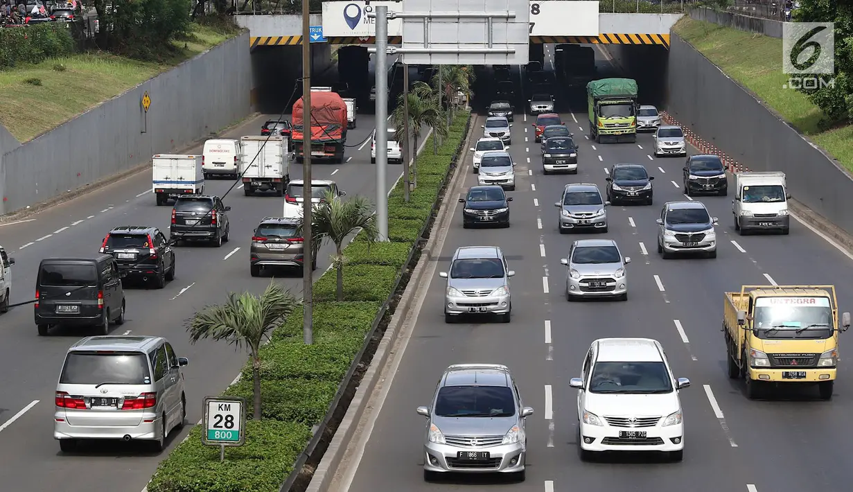 FOTO: Tarif 15 Ruas Tol Bakal Naik Tahun Ini - Foto Liputan6.com