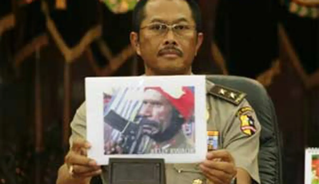 Kadivhumas Polri Nanan Soekarna memberikan keterangan pers mengenai ...