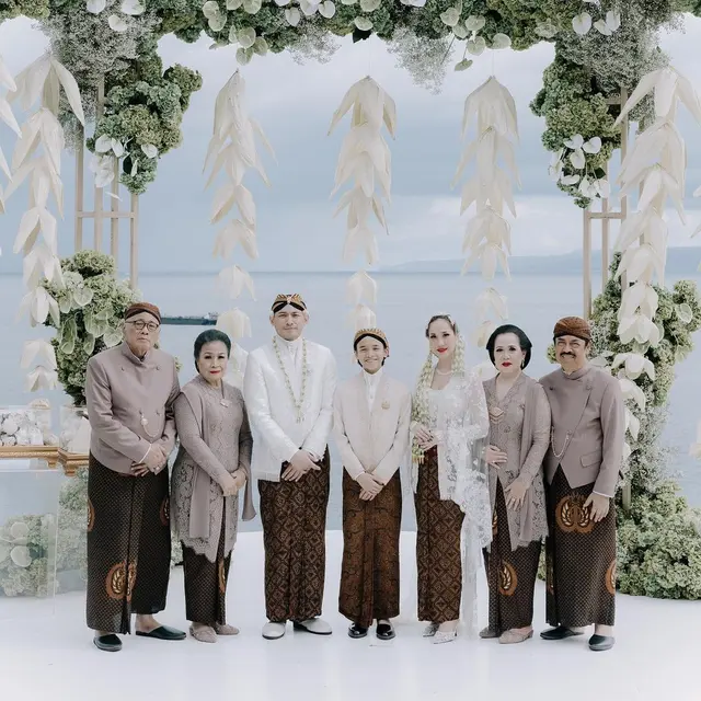 6 Potret BCL dan Tiko Bareng Keluarga Besar, Makin Lengkap karena The Sinclair - Hot Liputan6.com