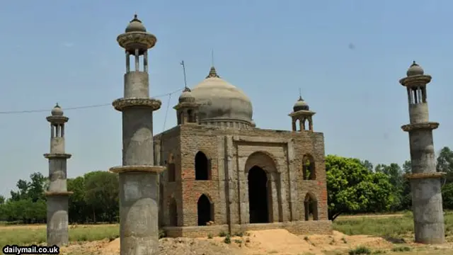 Bukti Cinta ke Istri, Kakek Setia di India Bangun Taj Mahal Mini ...