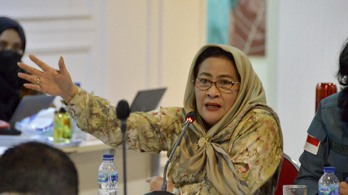 3 Fakta Viral Anggota DPRD DKI Jakarta dari PDIP Cinta Mega Diduga Main Game Slot saat Rapat ...