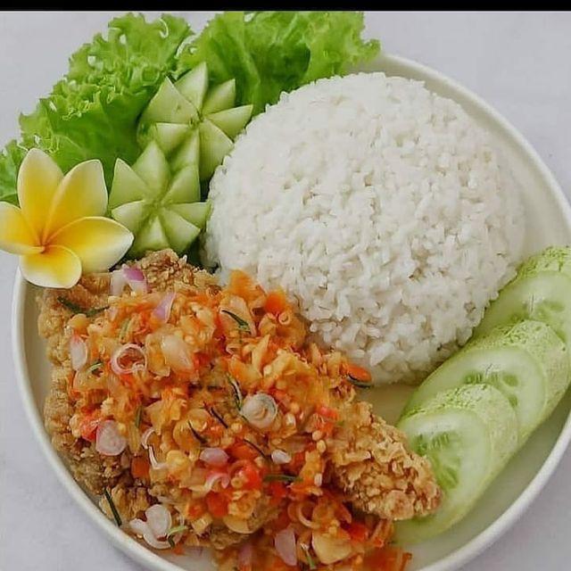 Resep Nasi Ayam Geprek Paling Enak, Cobalah 5 Varian Rasa yang Bikin Nagih! - Hot Liputan6.com