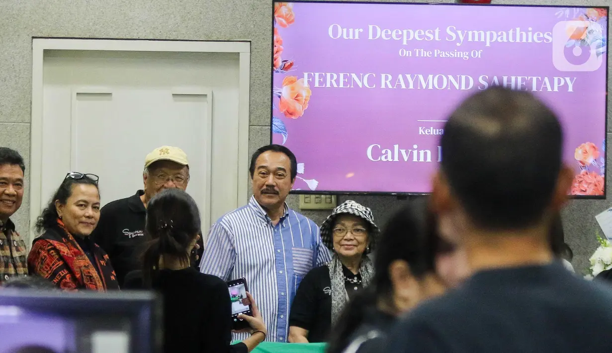 Aktor Senior Ray Sahetapy Meninggal Dunia, Suasana Haru Warnai Rumah ...