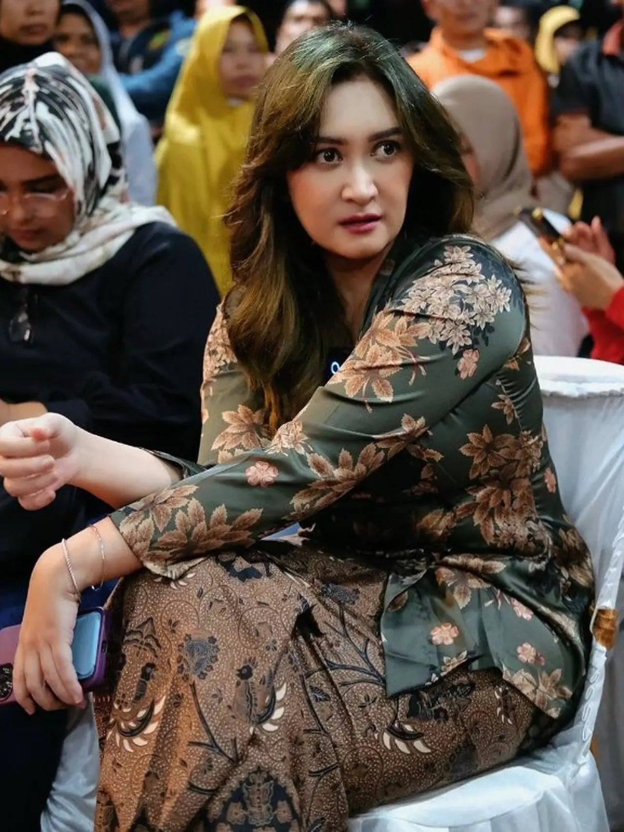 Tak Hanya Sekali, Ini 12 Momen Nafa Urbach Cantik Banget Pakai Kebaya Seperti 'Kembang Desa ...